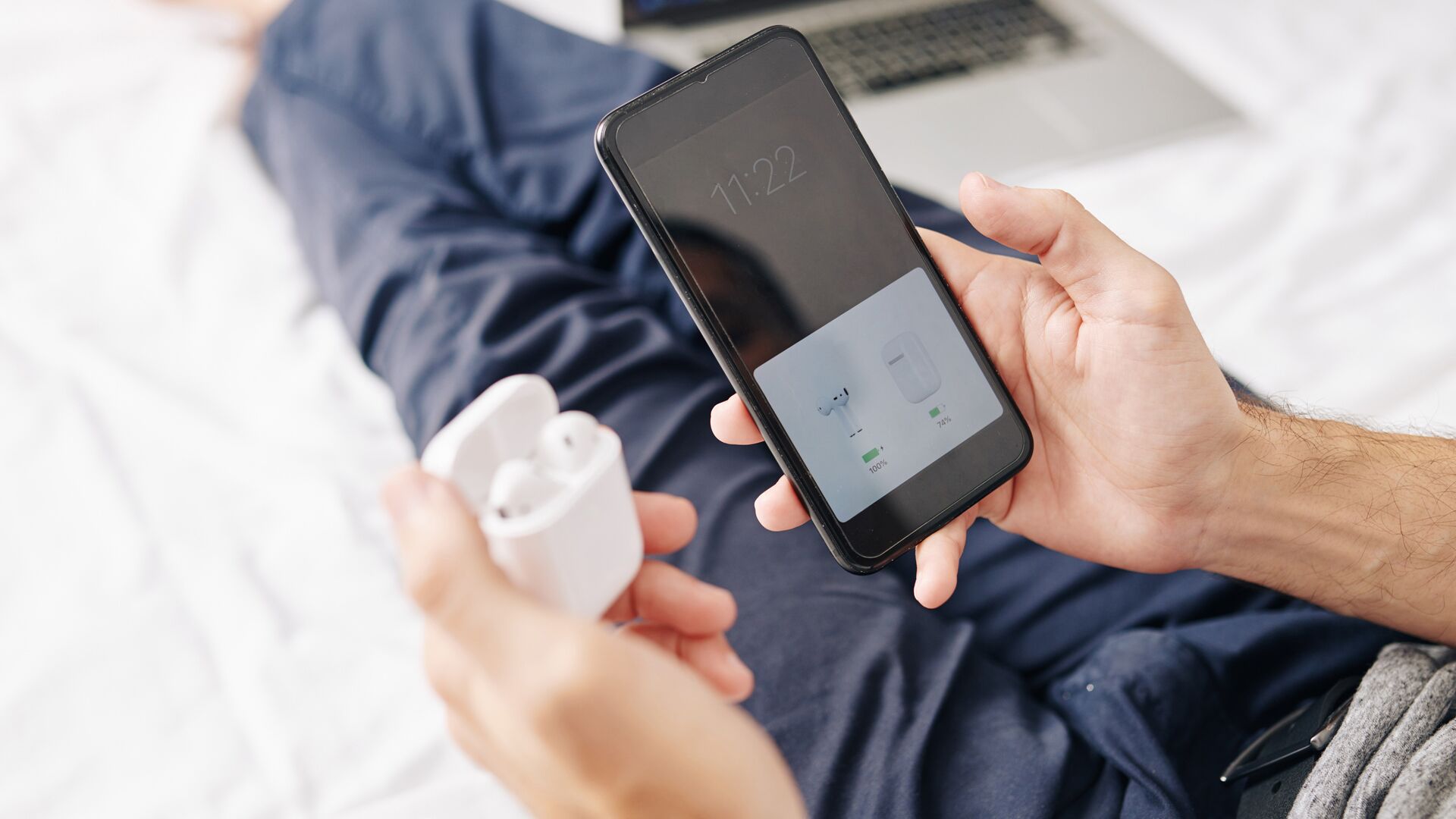 How to Pair Wireless Earbuds Together - Bemwireless